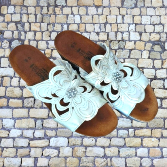 Naot | Shoes | Naot Womens Sandy Dusty Silver Floral Comfort Leather ...